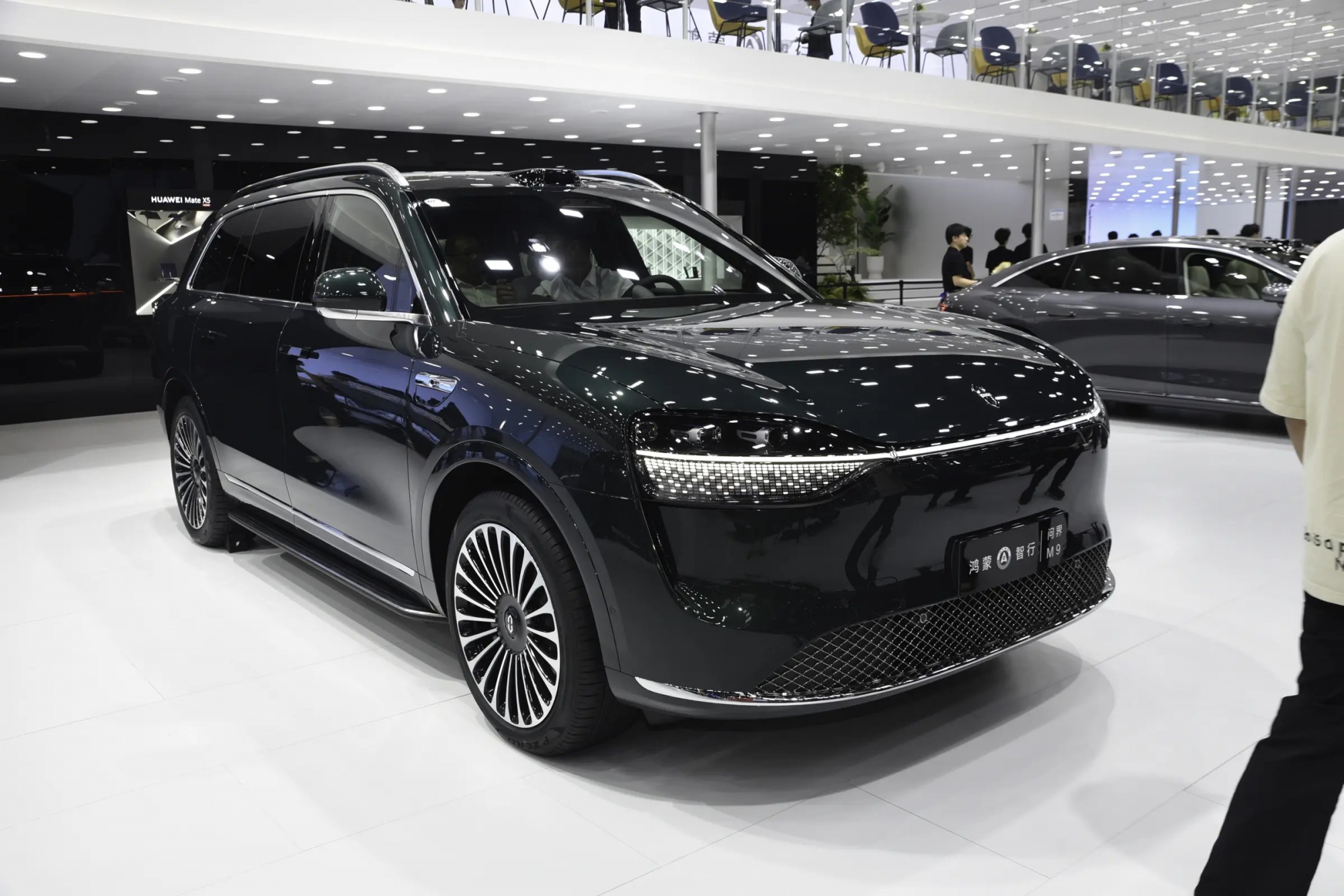 Huawei AITO M9 Electric Car